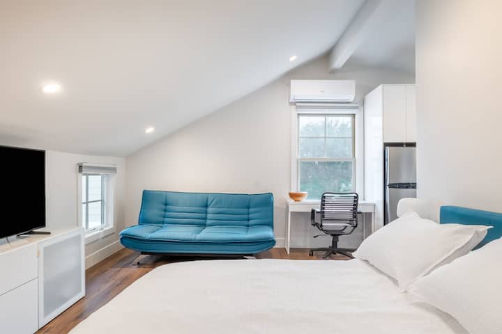 Modern Studio With Kitchen Close To It All! - Stanford University, Stanford