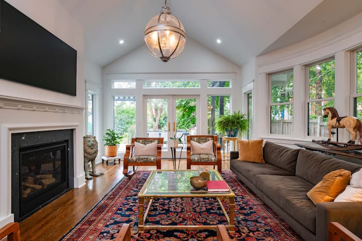 Summit Avenue Mansion - Saint Paul, MN