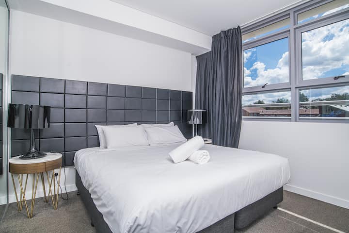 Chatswood Modern Hotel 2br Apt - Mosman