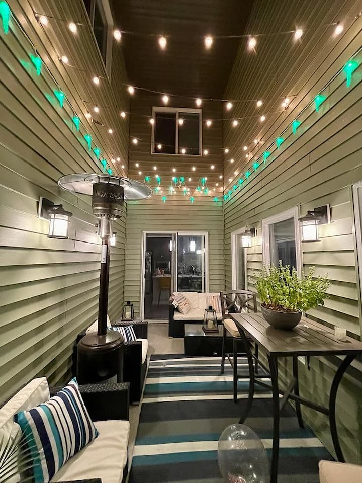 Spacious 4-bdrm Family Retreat W/ Modern Amenities - Edmonton, Canada