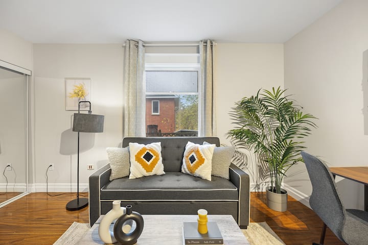 Near Downtown Newmarket | Pet-friendly | Parking - Newmarket