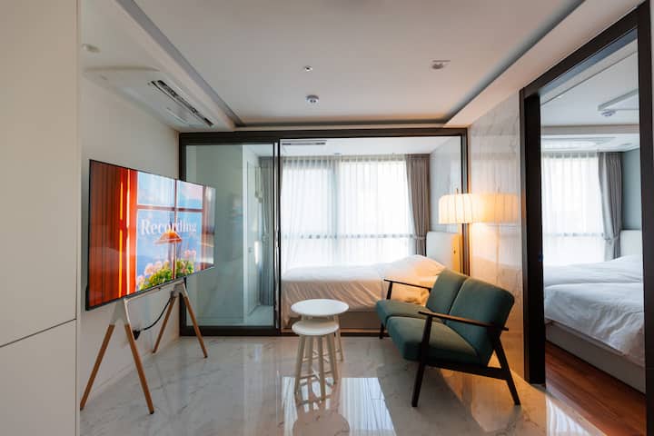 Weco Stay Gangnam (Deluxe Room) - Seoul