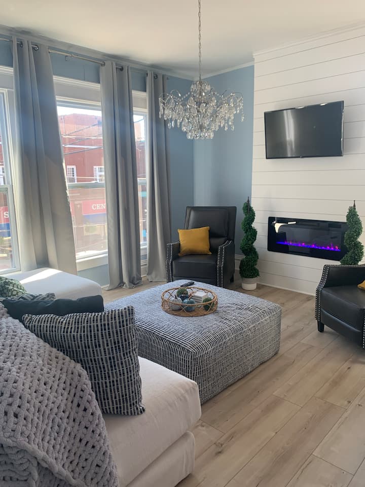 Comfort & Convenience In Beautiful 3br Apt. - Camden Park, Huntington