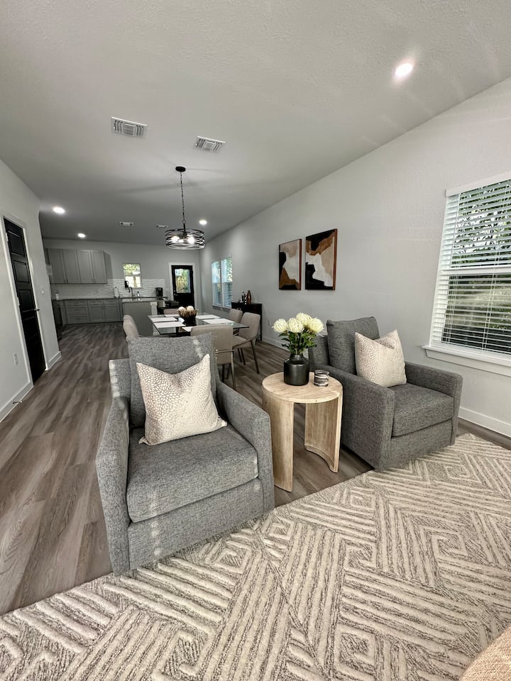 Luxury Getaway Near Downtown San Antonio, Tx - Woodlawn Lake - San Antonio