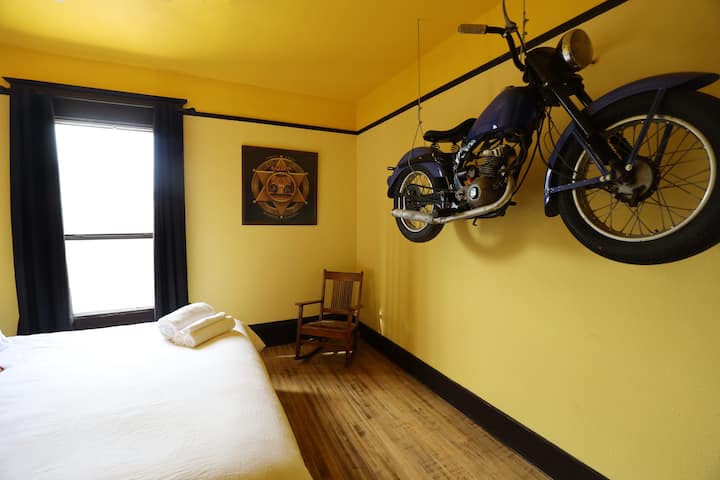 The Moto Palace - Room 4 - Bisbee, AZ