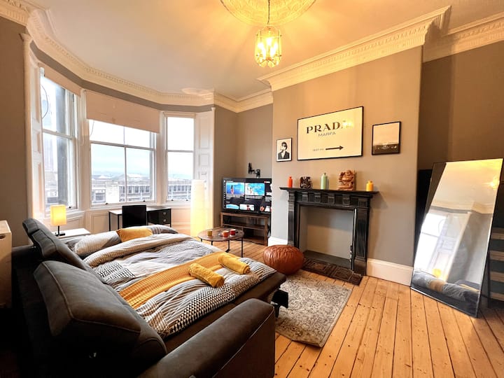 Large & Central Private Room In Modern Flat - R1 - Edimburgo