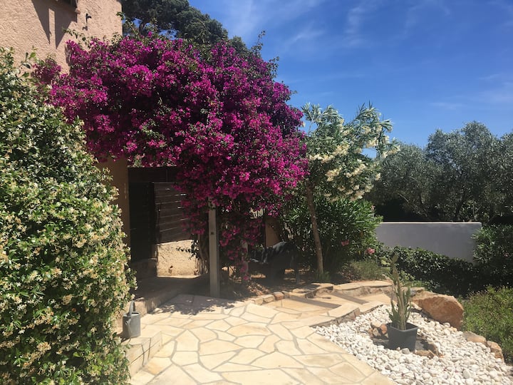 Rez De Villa Près De L'almanarre - Var