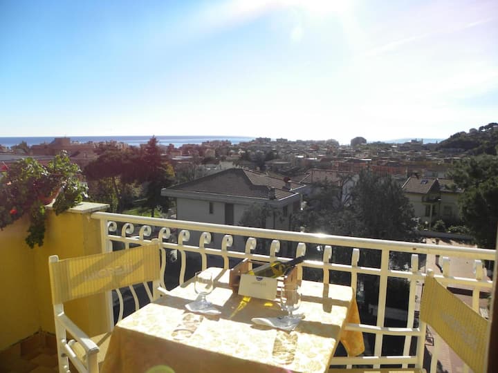Tennis & Pool 5 People Apartment - Pietra Ligure