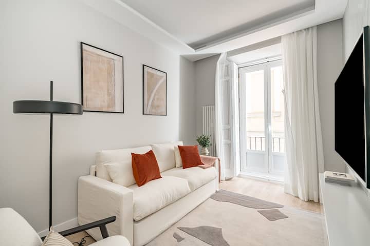 Centro Xiii Calle De La Paz 2br 2bh - Madrid