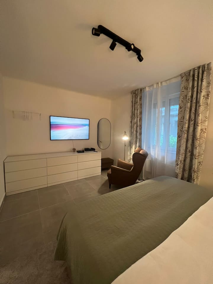 City-center Garden-view Oasis · Self Check-in - Zagreb