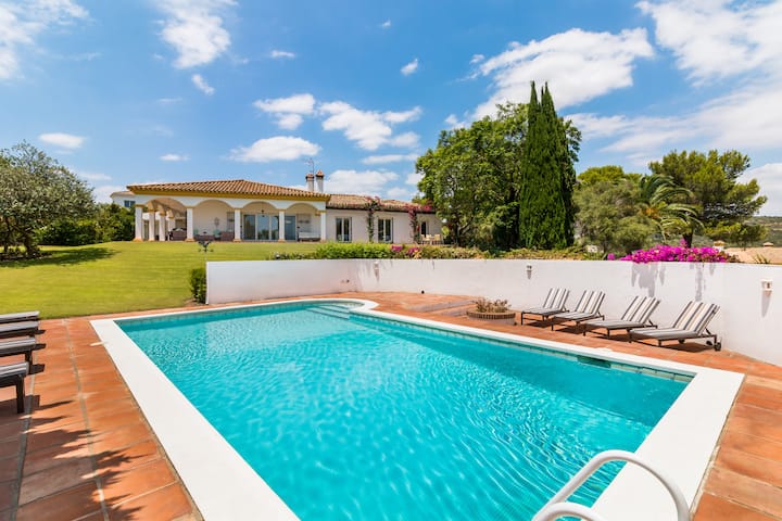 Cozy And Sunny Villa - San Roque