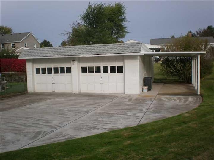 Three Bedroom - Great Location! - Erie, PA