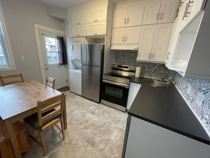 New Reno! Metro, 3 Bdrm, Park, 20% Off- 32 Days + - Montreal