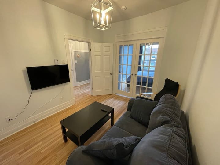 Gorgeous Metro, 3 Bdrm, Park, A/c,20% Off 32 Days+ - Montreal