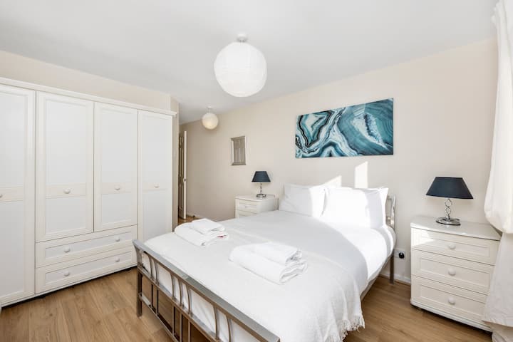Splendid Apt, Allocated Parking & Private Balcony - Brighton & Hove