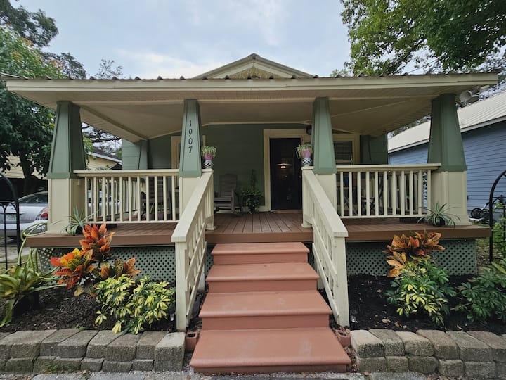 Cozy Seminole Heights Bungalow - Tampa, FL