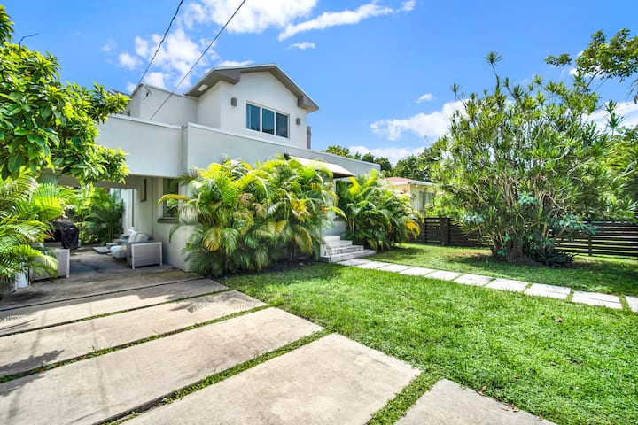 Stunning Miami 3br+den W/patio & Grill - Miami