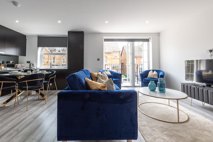 Elegant Two-bedroom Flat L Free Onsite Parking - Hounslow