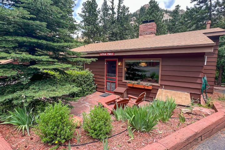 Little Pines - Charming Duplex Cottage - Estes Park, CO