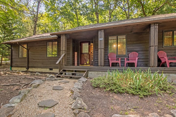 Cabin Hawk Hideaway - Massanutten, VA