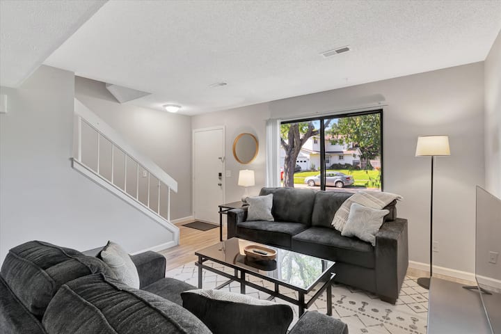 Comfortable Townhome In Southwest Champaign - Champaign, IL