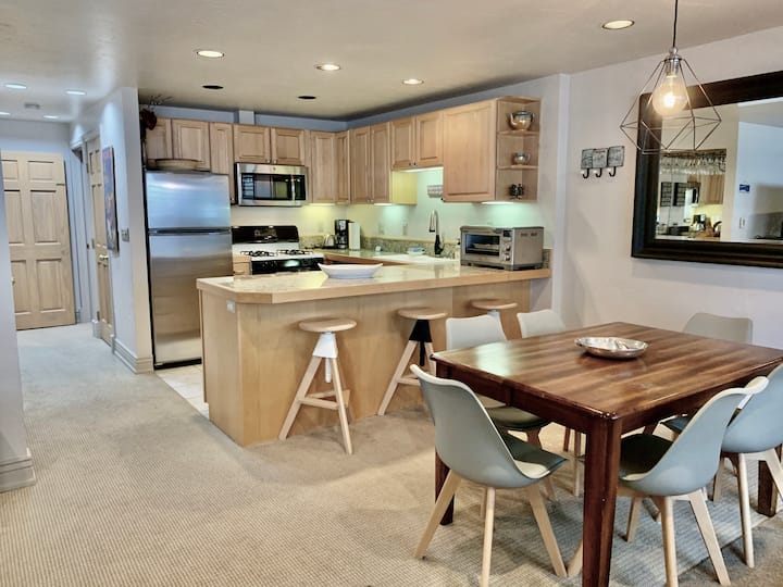 Walk Everywhere From The Quaking Aspen - Aspen