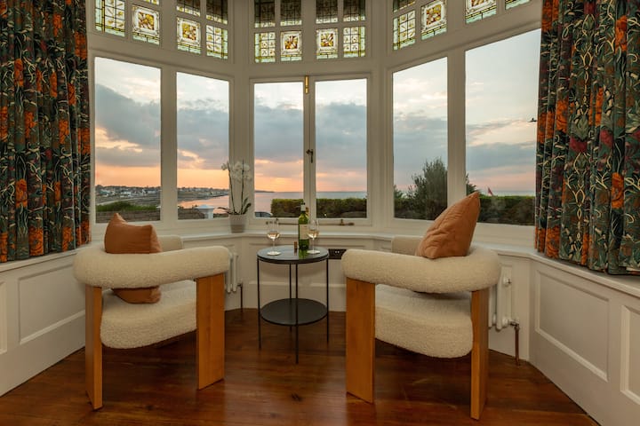 West Bay House| Opposite The Beach | Sleeps 18 | - Broadstairs