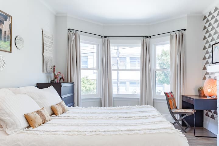 Moroccan Room In Chic Home. En Suite. New. Views - San Francisco, CA