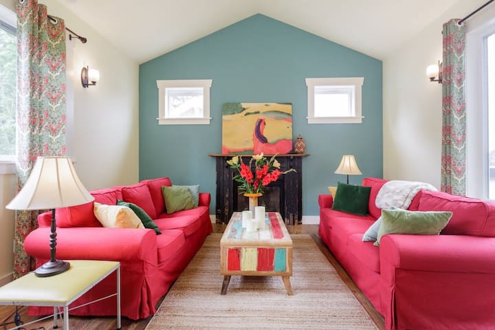 Colorful Cottage Close To Lake Washington - Seattle