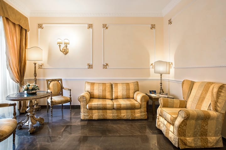 Luxury 3br Apartment Near Spanish Steps - Monti