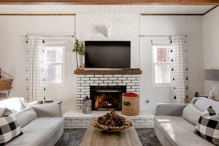 Chic Cabin At The Foot Of Snow Summit Resort! - Big Bear Lake, CA