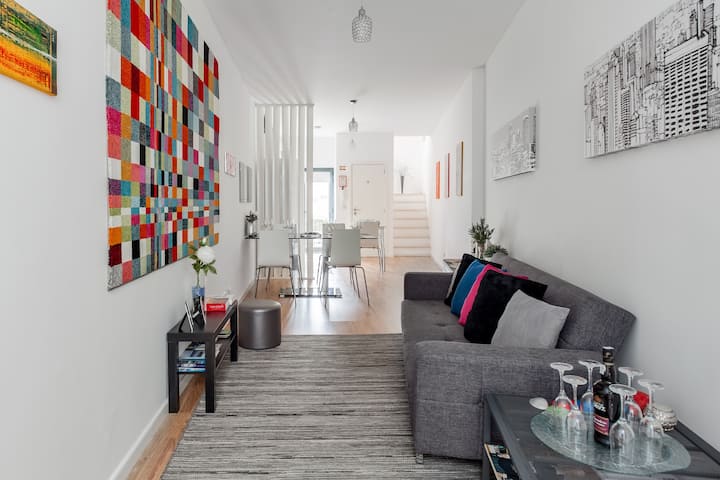 Central Three-storey House With Small Garden - Porto