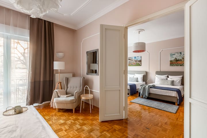 Vacation Rentals, Homes, Experiences & Places - Airbnb