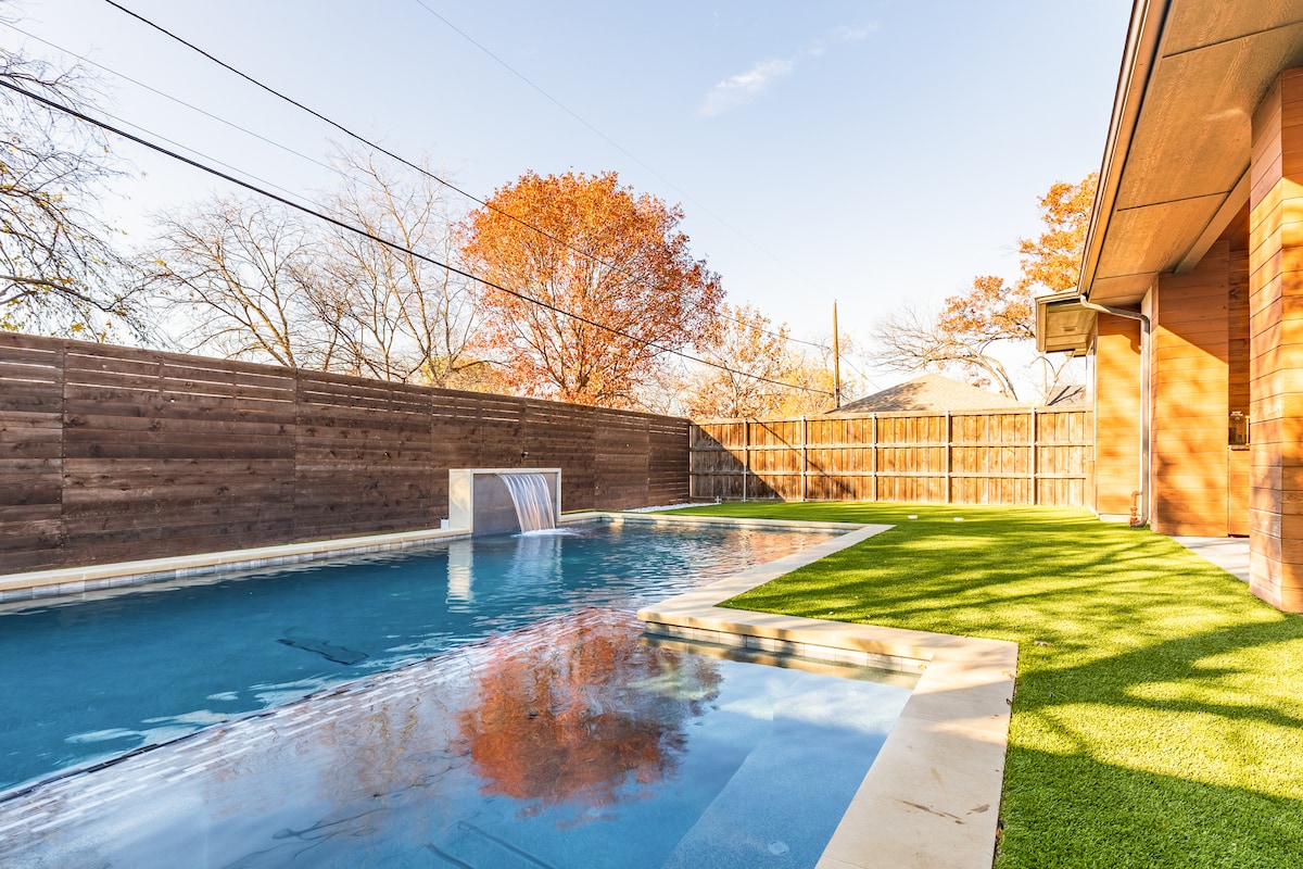 Dallas Downtown Historic District Holiday Rentals with a Pool - Dallas ...