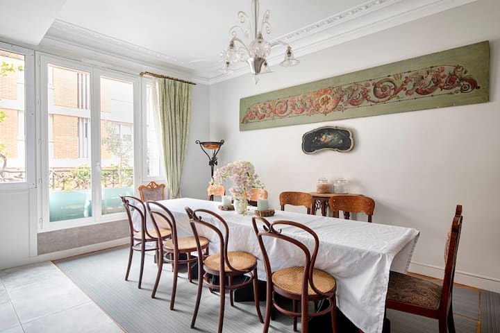 Beautiful 180M2 Cinq Bedrooms in the Centre de Paris - Apartments for ...