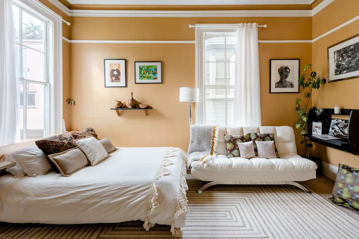 Xl Art-filled Room In A Sunny Victorian Apartment - San Francisco, CA
