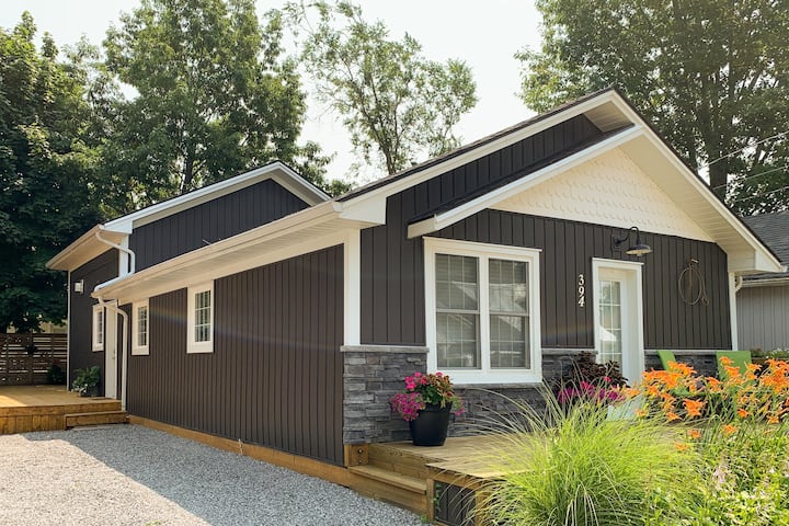 1 Minute Walk To Bay Beach, Crystal Beach - Fort Erie Historical Museum