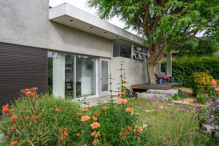 Tranquil & Contemporary Secluded House, Venice, Ca - Santa Monica, CA