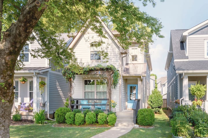 Nashville Charm. Music City Soul. Heart Of It All