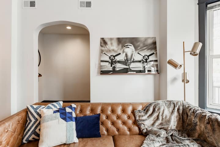 Beautiful & Inspiring Three Bedroom Home In Roscoe Village - 