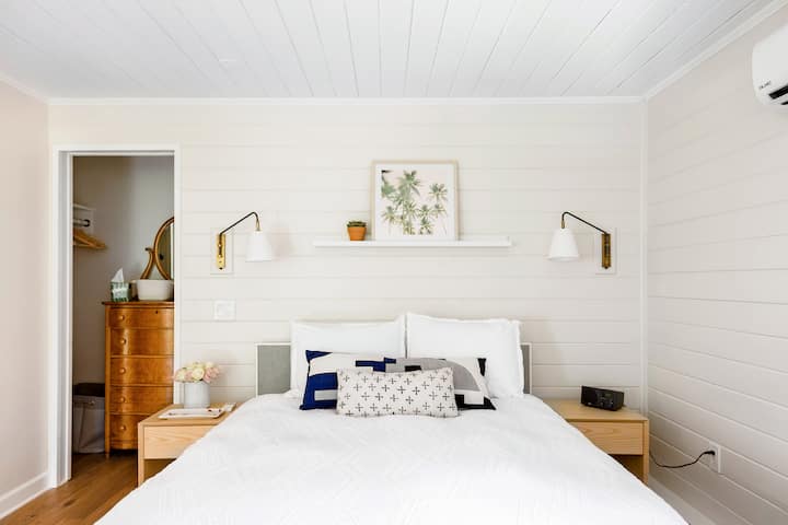 River Haven For Nature Lovers In Trendy Seminole Heights - Tampa, FL