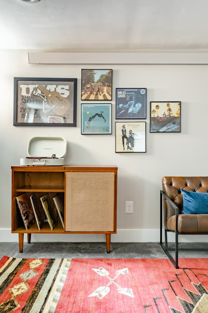 Hip Rino Basement Suite Near Downtown - Westwood - Denver