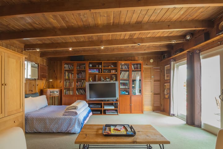 Quiet, Private, Safe, Studio - Great Location! - Culver City, CA