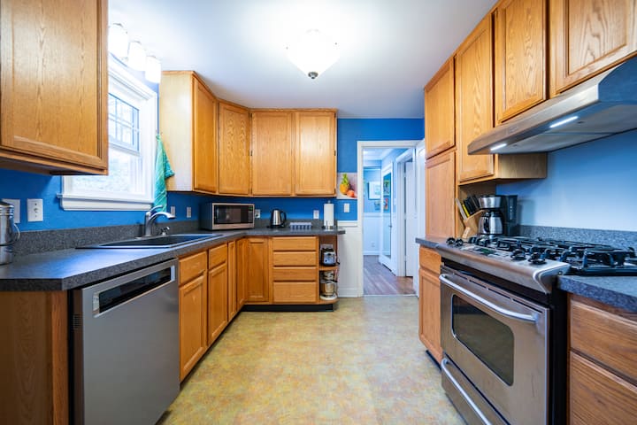 Priv.suite - Sep.entry - Thevill/ncstate - Ursula - Raleigh, NC