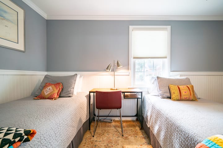 Priv.suite - Sep.entry - Thevill/ncstate - Ursula - Raleigh, NC