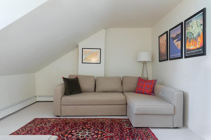 A Floor All To Yourself In Our Historic Home - Cambridge, MA