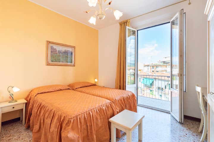 Double Room (Two Beds) With Private Bathroom - Florence