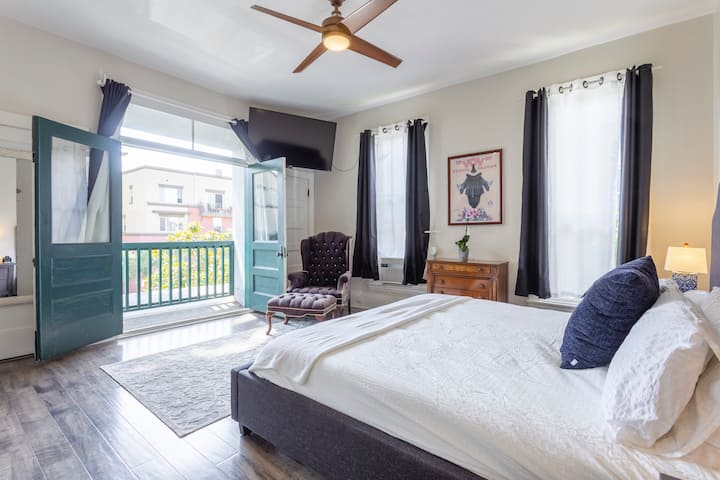 Jacaranda View Giant Studio - San Diego, CA