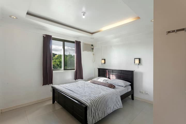 Bonifacio Heights 2 Room Fully Furnished Condo - Taguig