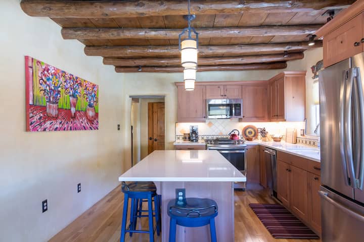 Located On Canyon Rd... Walking Distance To Plaza! - サンタフェ, NM